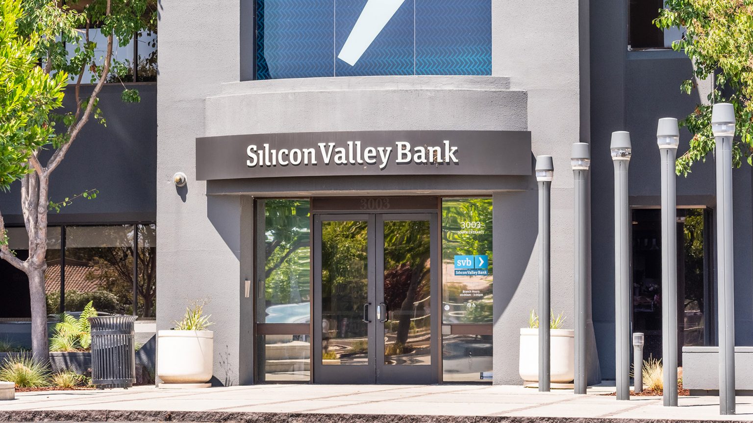 What Happened to Silicon Valley Bank, and What Has the Fed to Do With ...